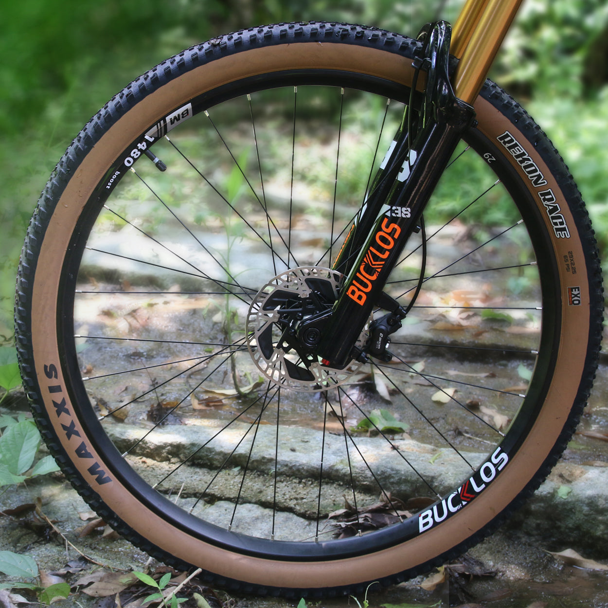 BUCKLOS Cycling: High Quality Suspension Fork, Carbon Wheels...